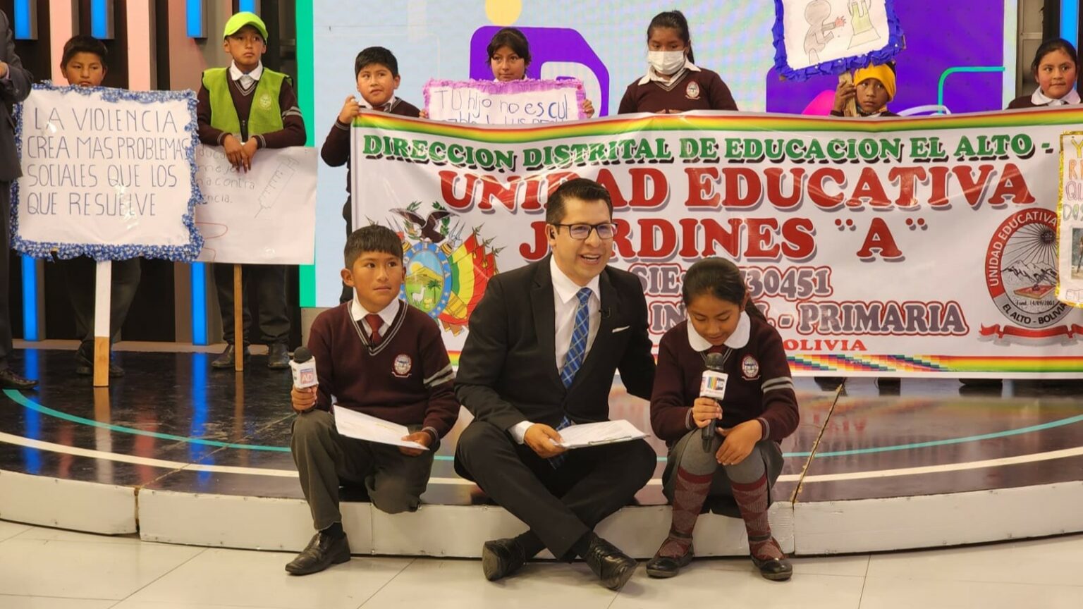 Los mini reporteros Al Día nos visitan - Red Bolivisión